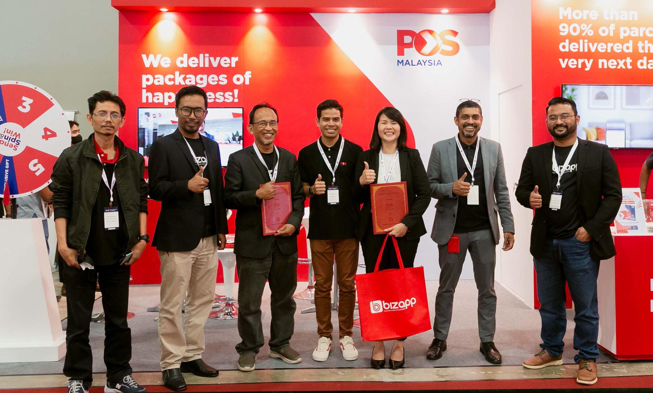 Pelancaran BIZAPP Express Lane. Dengan BIZAPP, Tak Perlu Lagi Beratur Di POS Malaysia Untuk ...