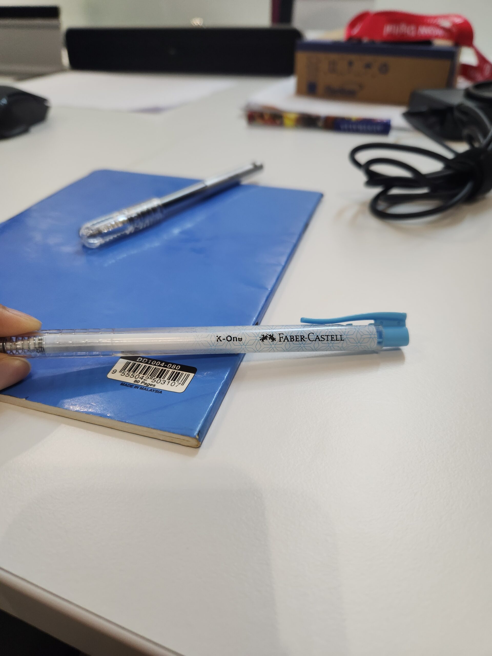BLUE GEL PEN K-ONE 0.5MM - BizApp | Solusi Pengurusan Founder/HQ
